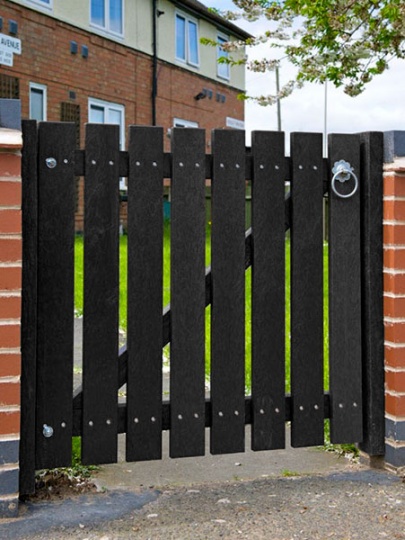 Recycled Mixed Plastic Picket Gate