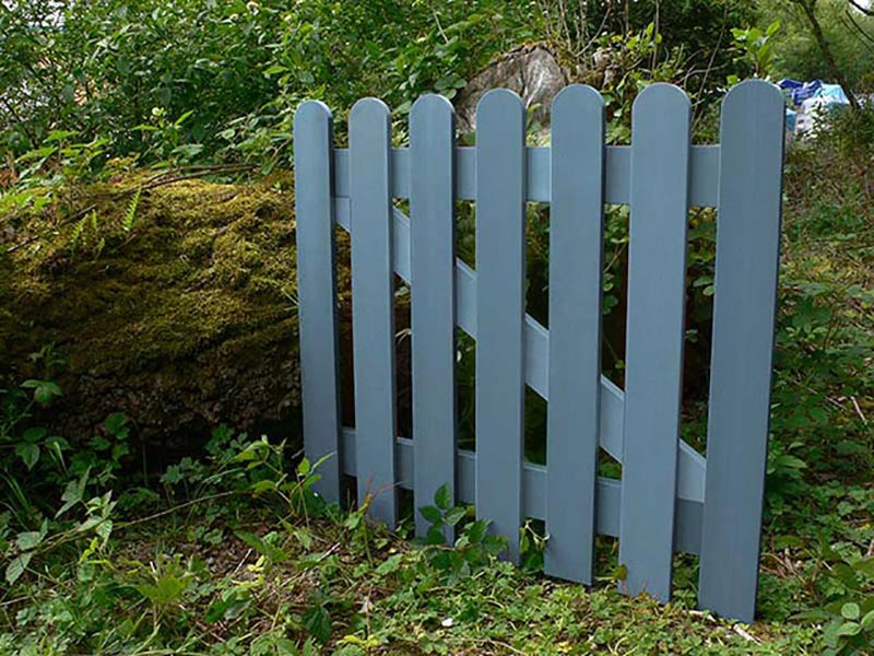 Multicoloured Plastic Wood Picket Gate Recycled Plastic[1]