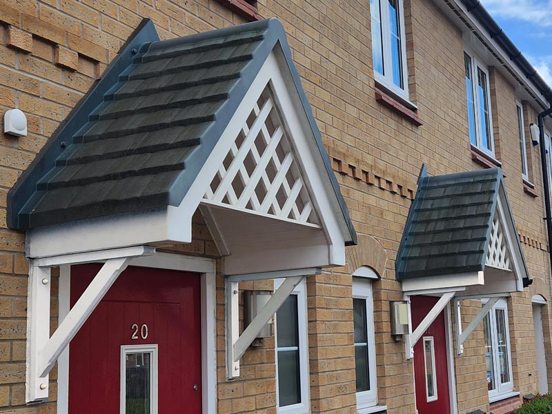 Pairs of Recycled Plastic Porch Gallows Brackets | Synthetic Wood